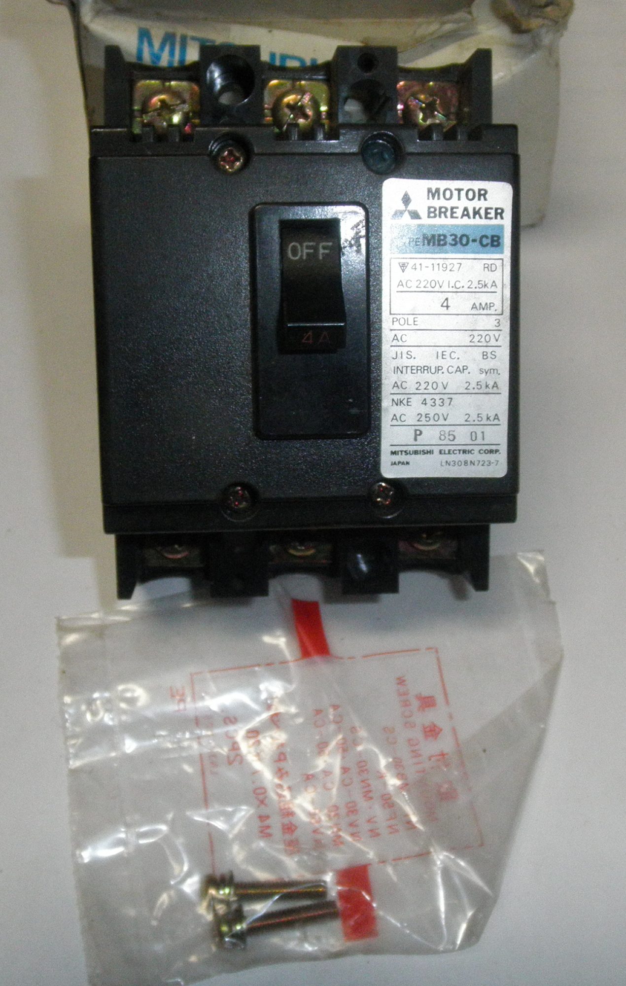 MB30-CB Mitsubishi Breaker 220V 4A 3 Pole MB30CB03P04A MB30-CB-4A Japan ...
